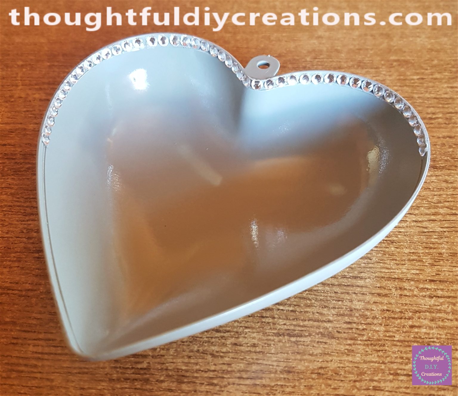 Up-Cycled Plastic Heart - thoughtfuldiycreations D.I.Y. Home Decor Craft.