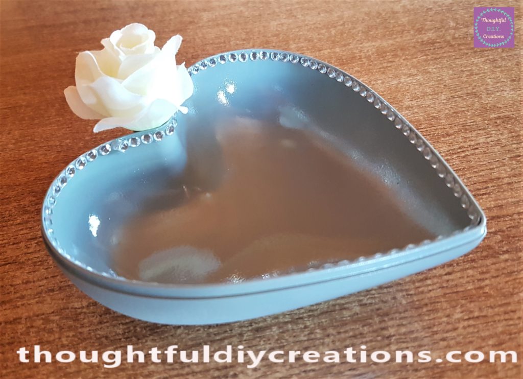 Up-Cycled Plastic Heart - thoughtfuldiycreations D.I.Y. Home Decor Craft.