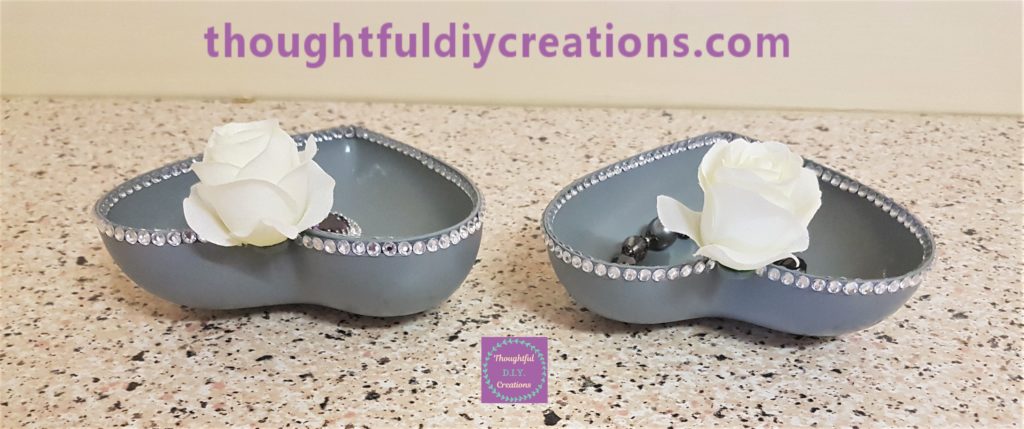 Up-Cycled Plastic Heart - thoughtfuldiycreations D.I.Y. Home Decor Craft.