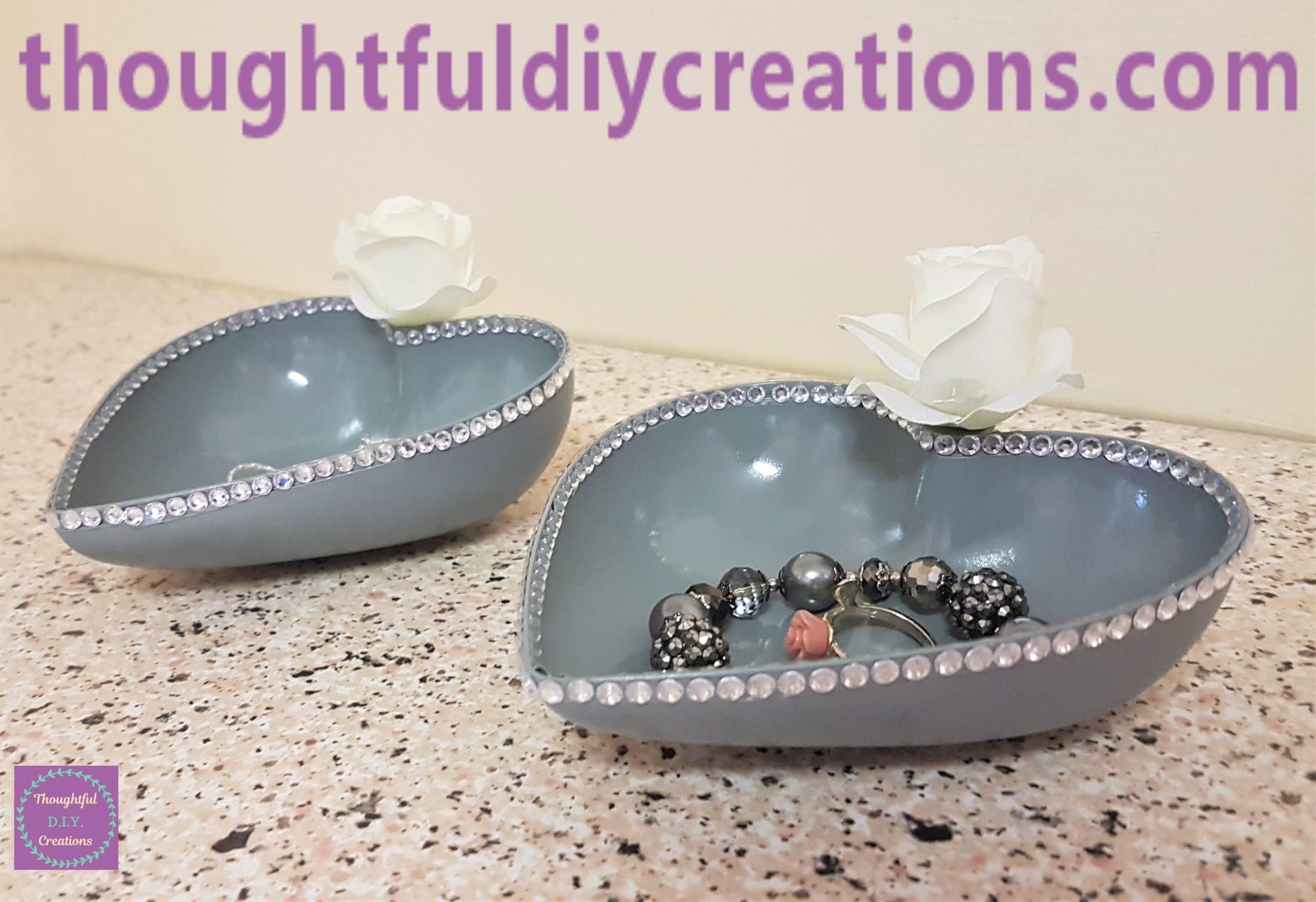 Up-Cycled Plastic Heart - thoughtfuldiycreations D.I.Y. Home Decor Craft.